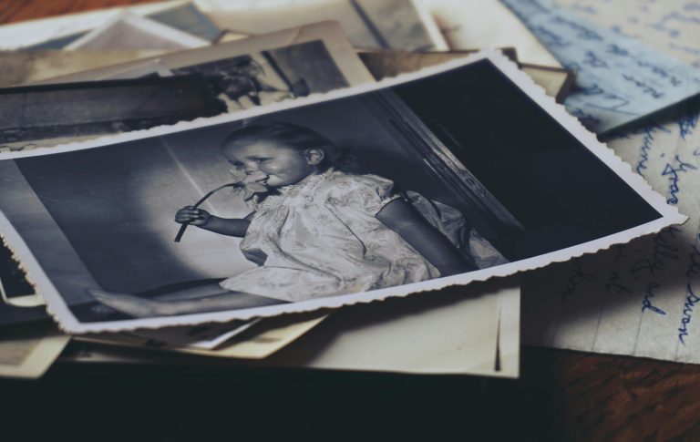 Tips for Selecting Photos for an Obituary | Recompose